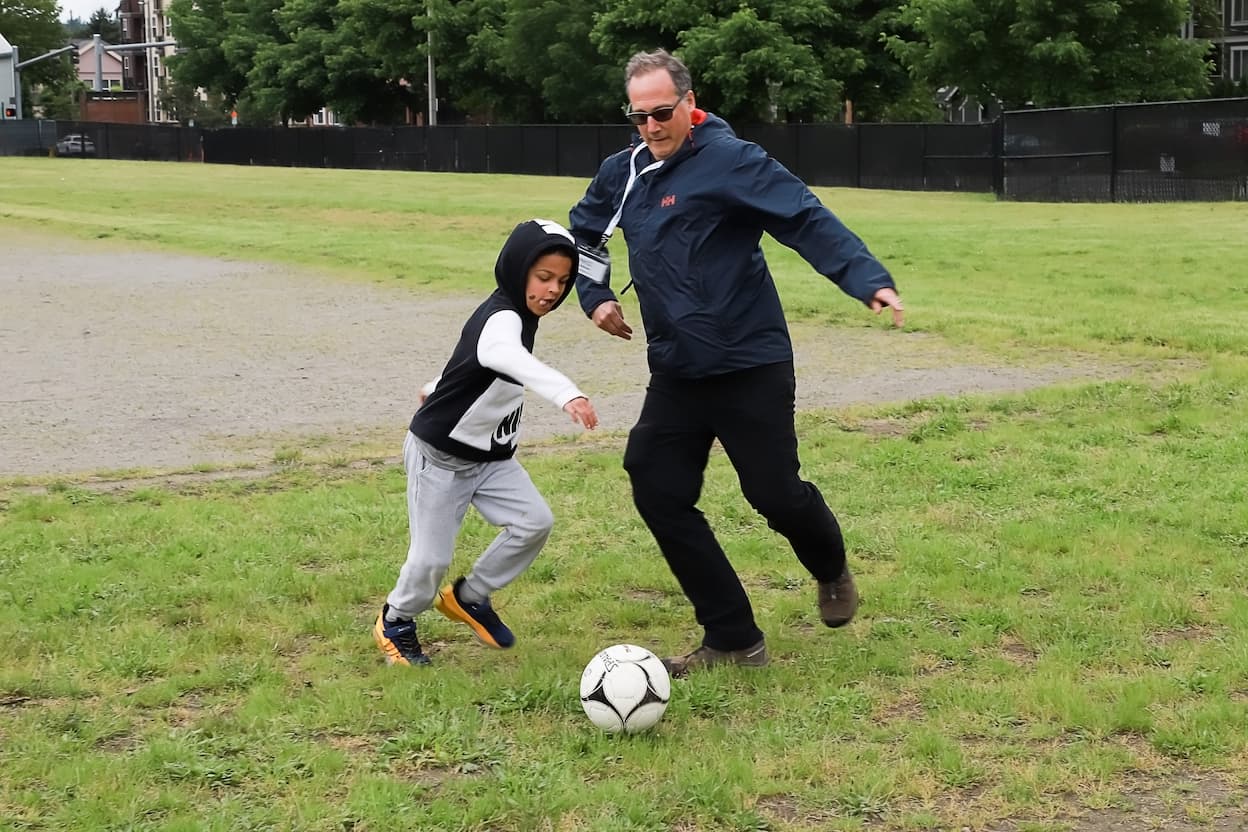 LINKS Lunch Buddy Program | Lake Washington Schools Foundation
